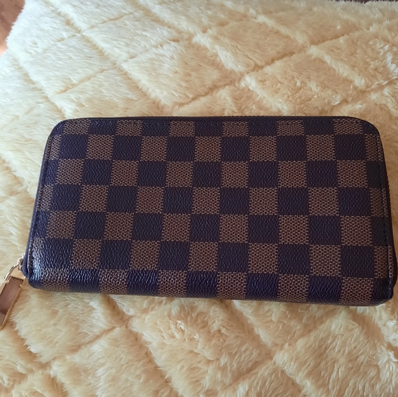 Daisy Rose | Bags | Daisy Rose Brown Checkered Wallet | Poshmark